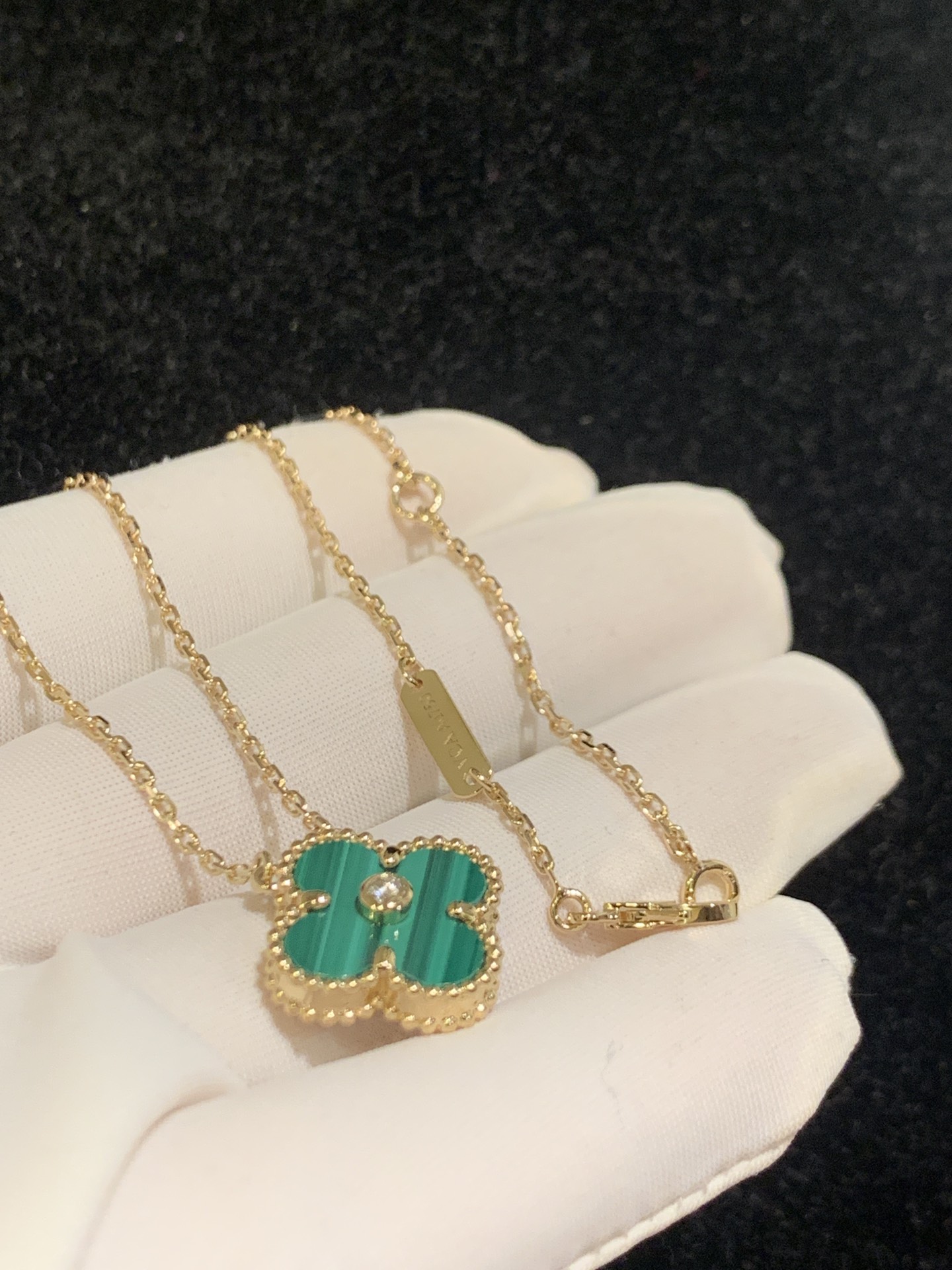 Vintage Alhambra Pendant - Diamond craftsman